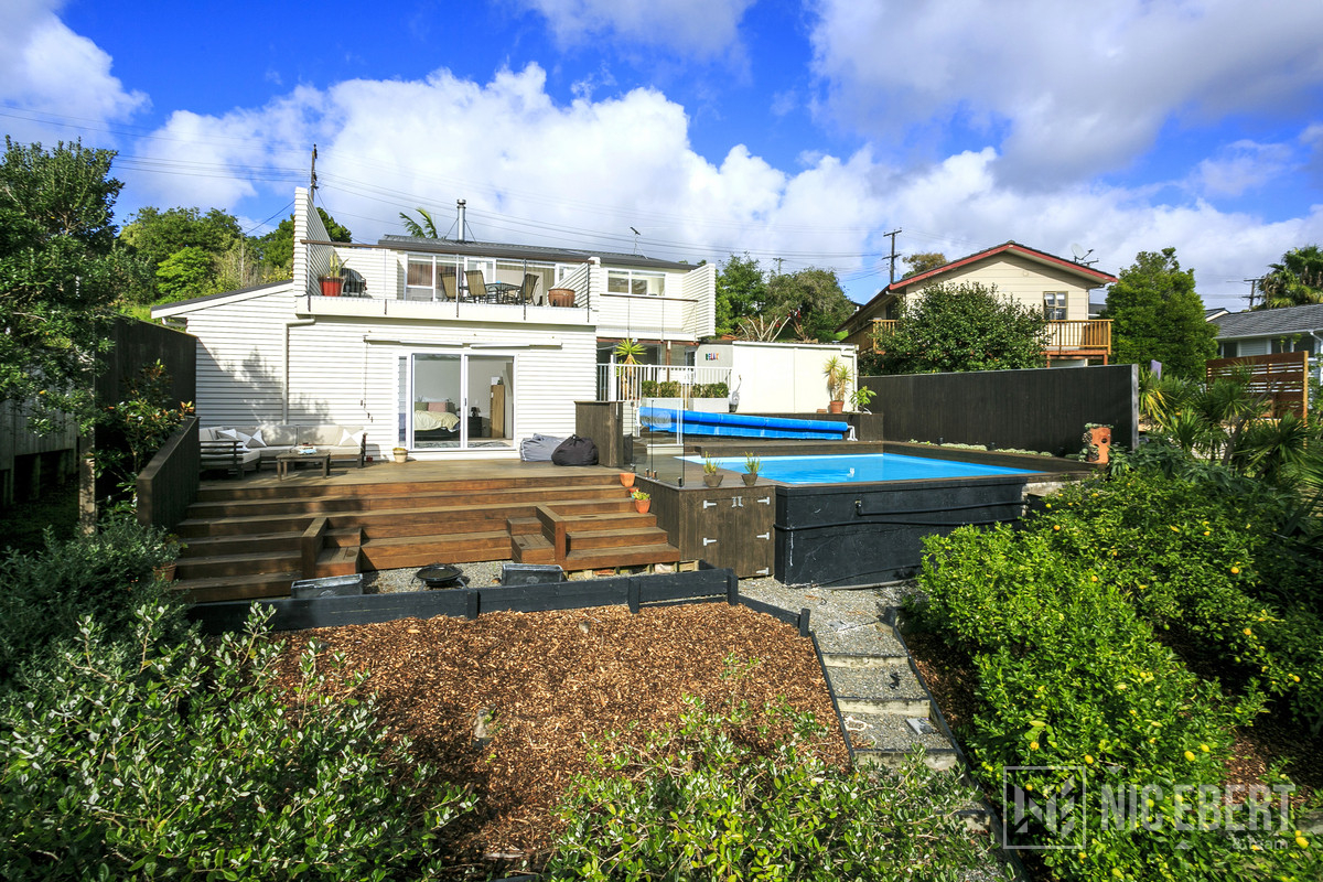 | Sunshine, Pool Parties & Space for all