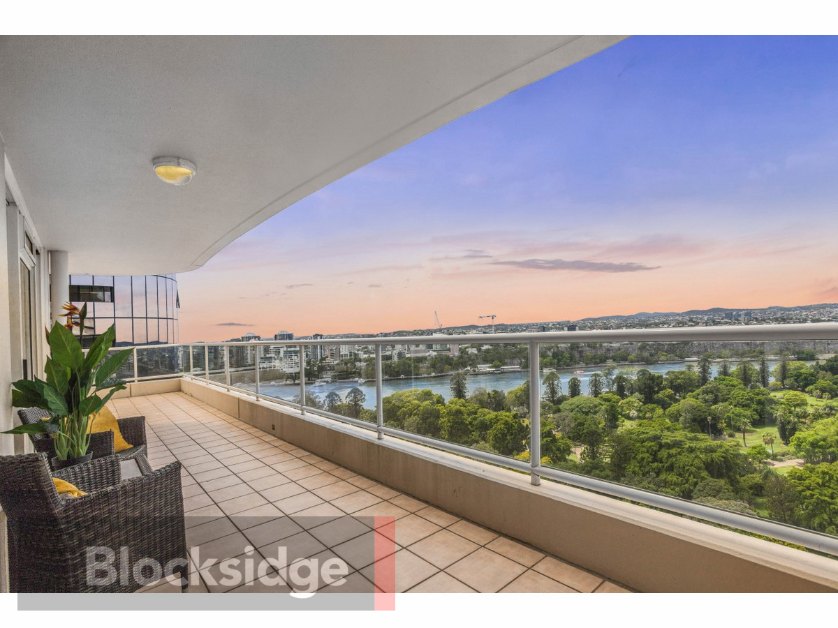 STUNNING HIGH LEVEL 3 BEDROOM PENTHOUSE with your choice of Furnished ...