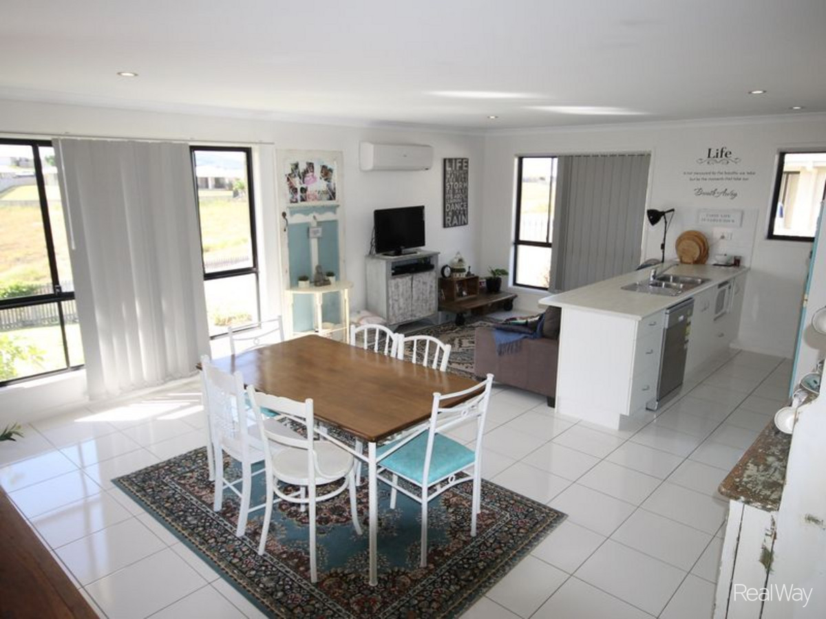 BEAUTIFUL LOW-SET RENDERED 4 BEDROOM HOME - RealWay Australia