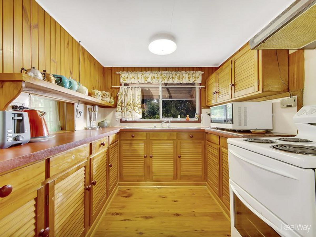 3 BEDROOM HIGH SET HOME ON LARGE ALLOTMENT 2062M2 - RealWay Australia