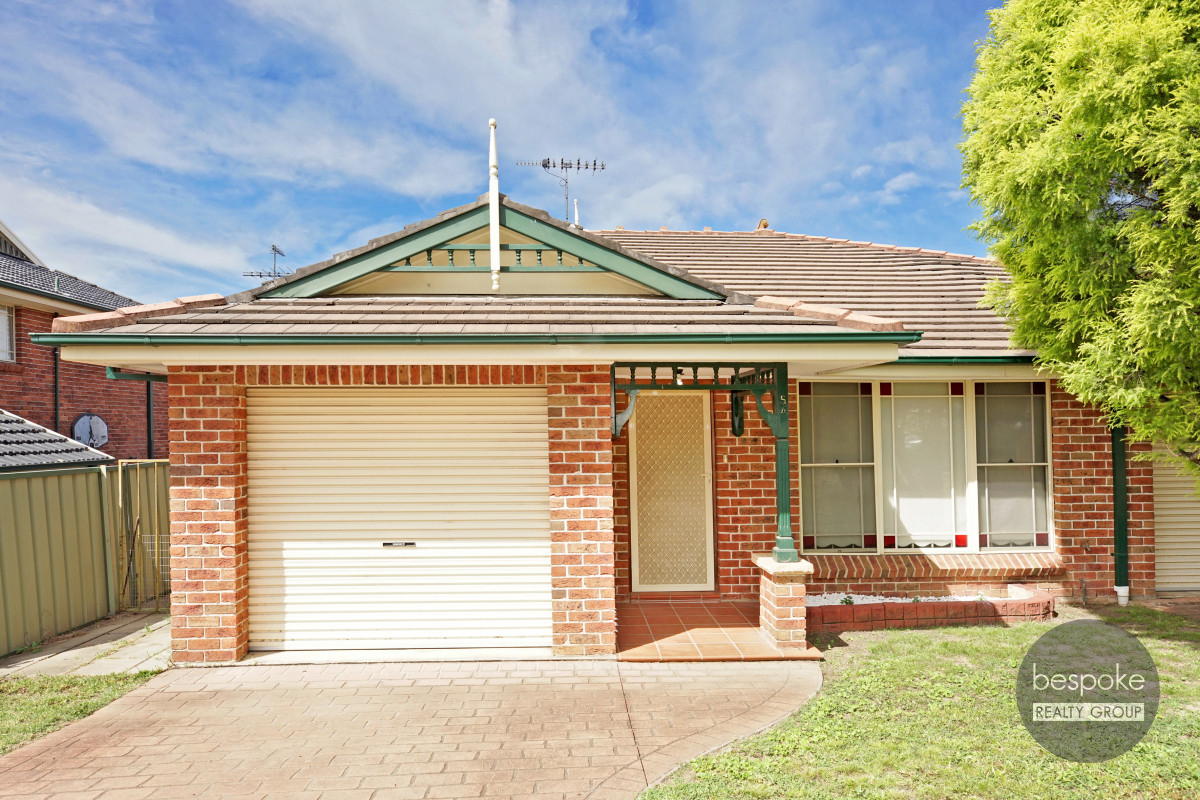 | Superb single level duplex with no strata fees!