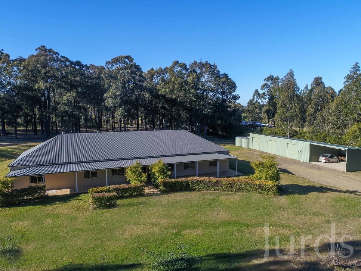 RARE SMALL ACREAGE WITH SUPERB HOMESTEAD AND SHED