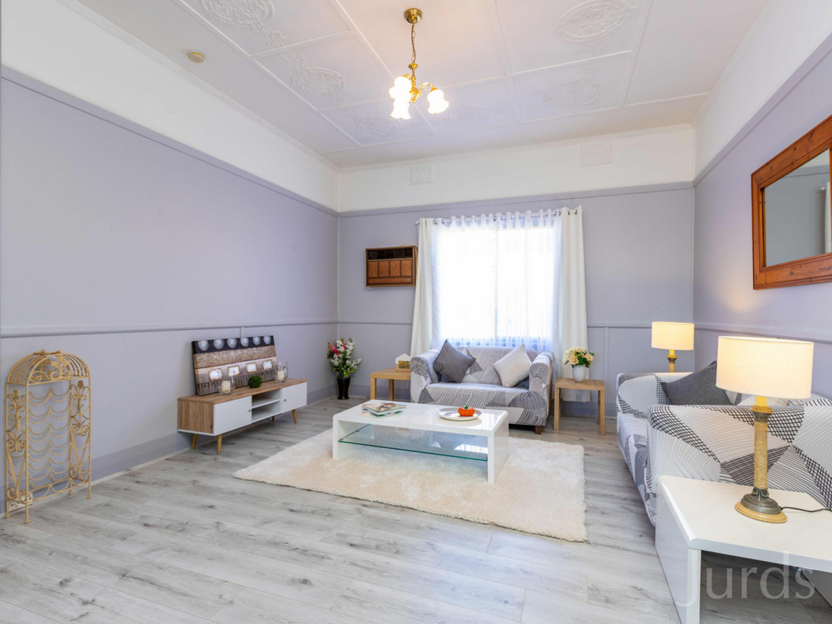 CORNER BLOCK WITH R3 MEDIUM DENSITY ZONING