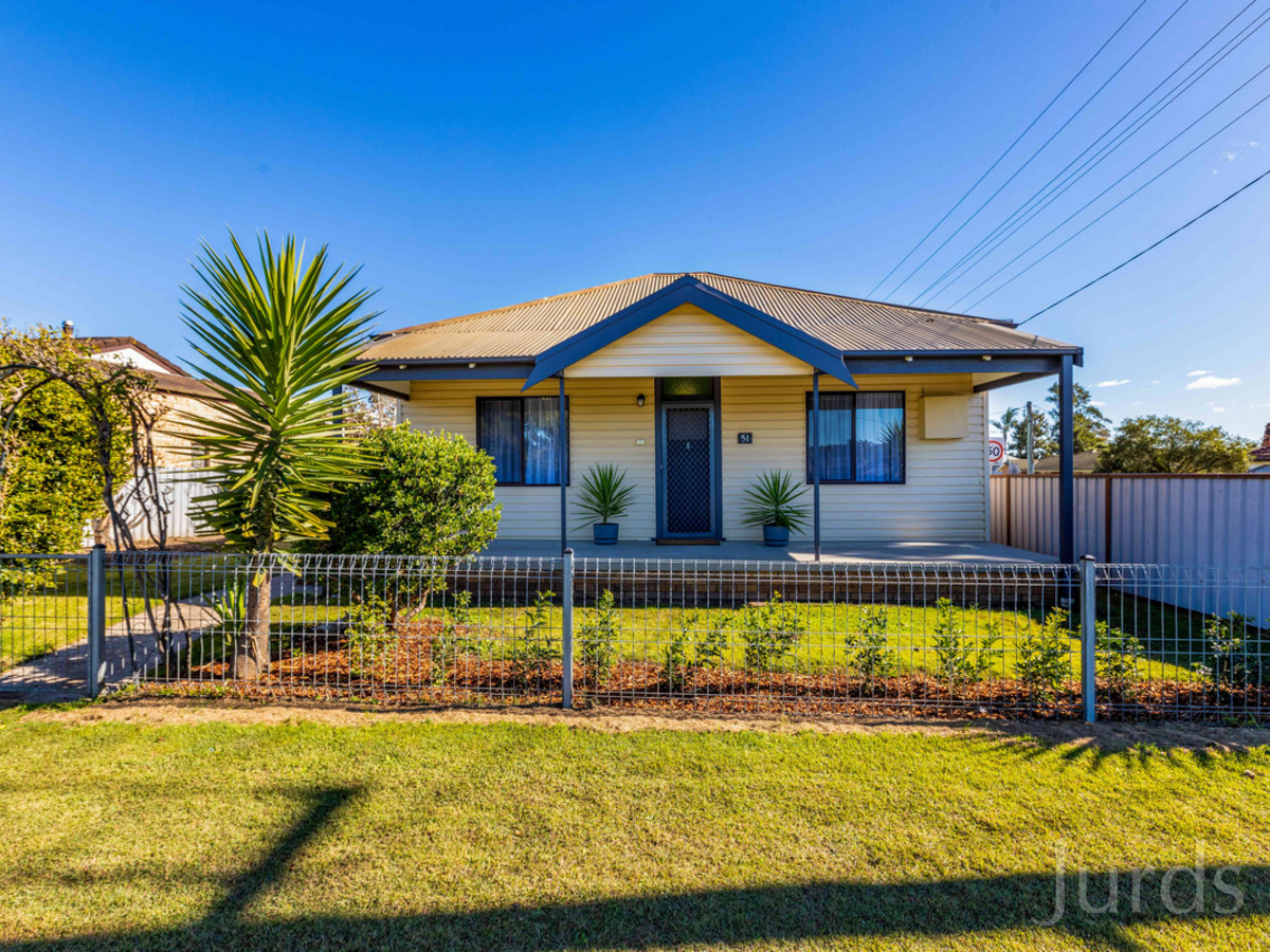 CORNER BLOCK WITH R3 MEDIUM DENSITY ZONING