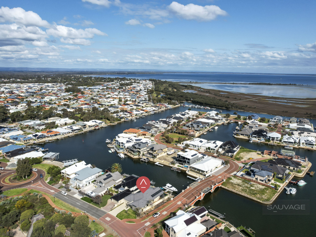 Big and Beautiful! And a Private Jetty! - Sauvage Properties