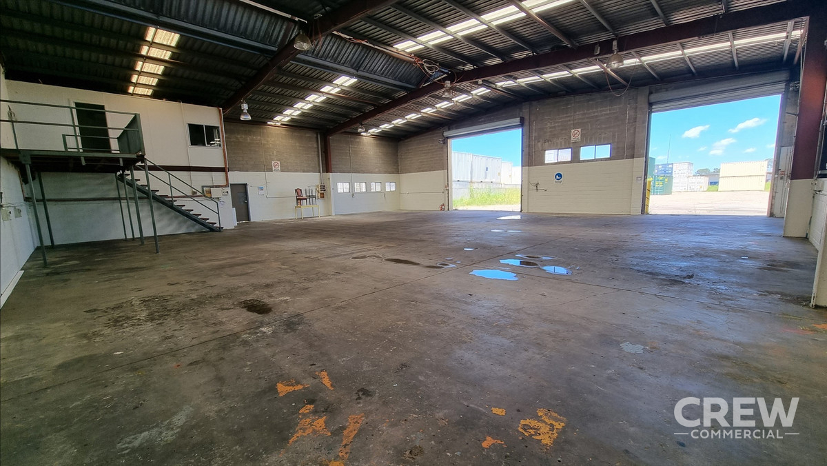 WAREHOUSE + YARD - Crew Commercial