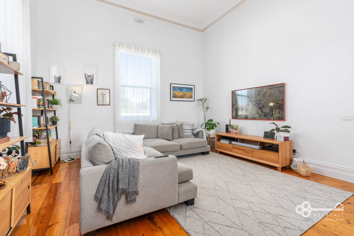 TIMELESS CHARM & CONTEMPORARY STYLE - Key2Sale