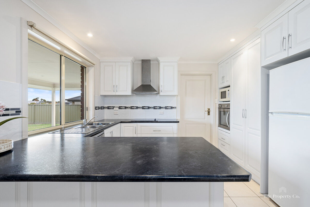 A Low Maintenance & Convenient Home - The Property Co South Australia