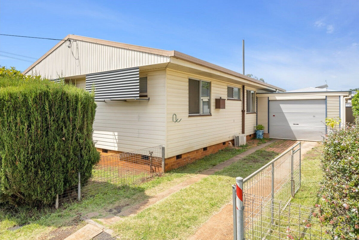 Beautiful Character Home In Newtown!, $410.00 p/w - Rentals & Houses ...