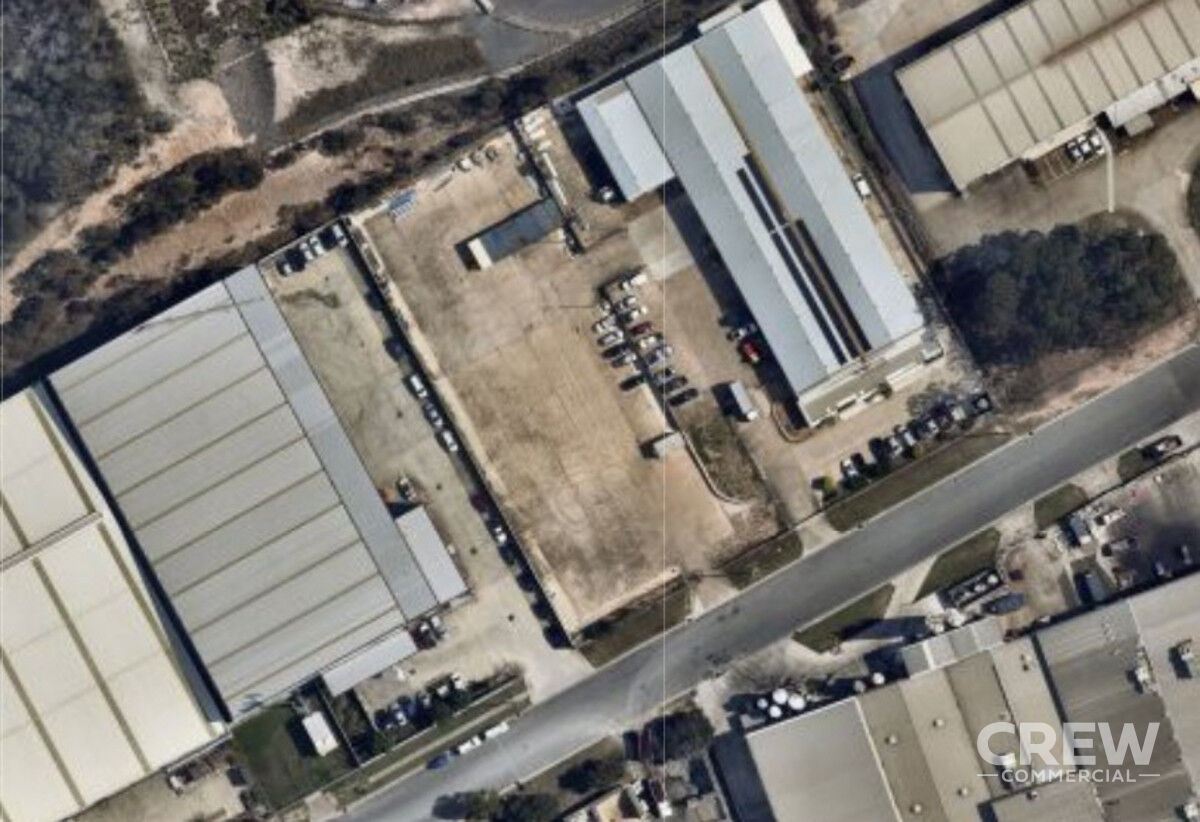 CONCRETE HARDSTAND - Crew Commercial