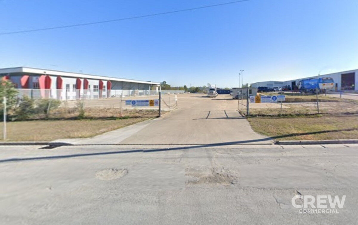 CONCRETE HARDSTAND - Crew Commercial